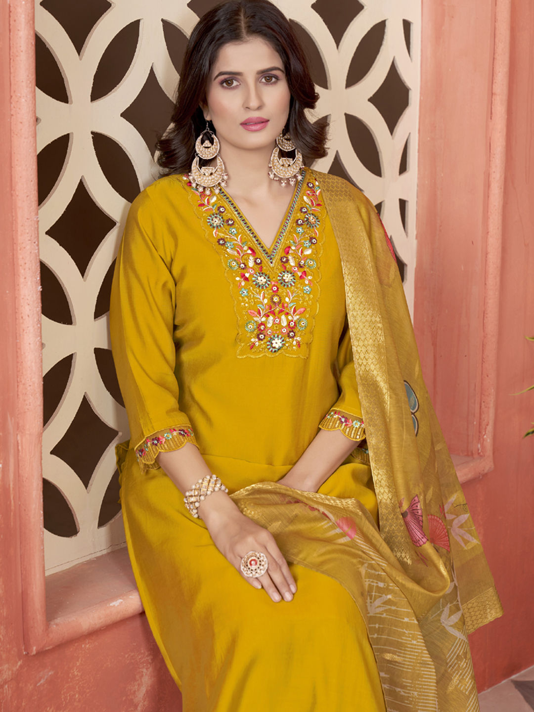 Festive, Party Wear Yellow color Silk fabric Salwar Kameez : 1987447