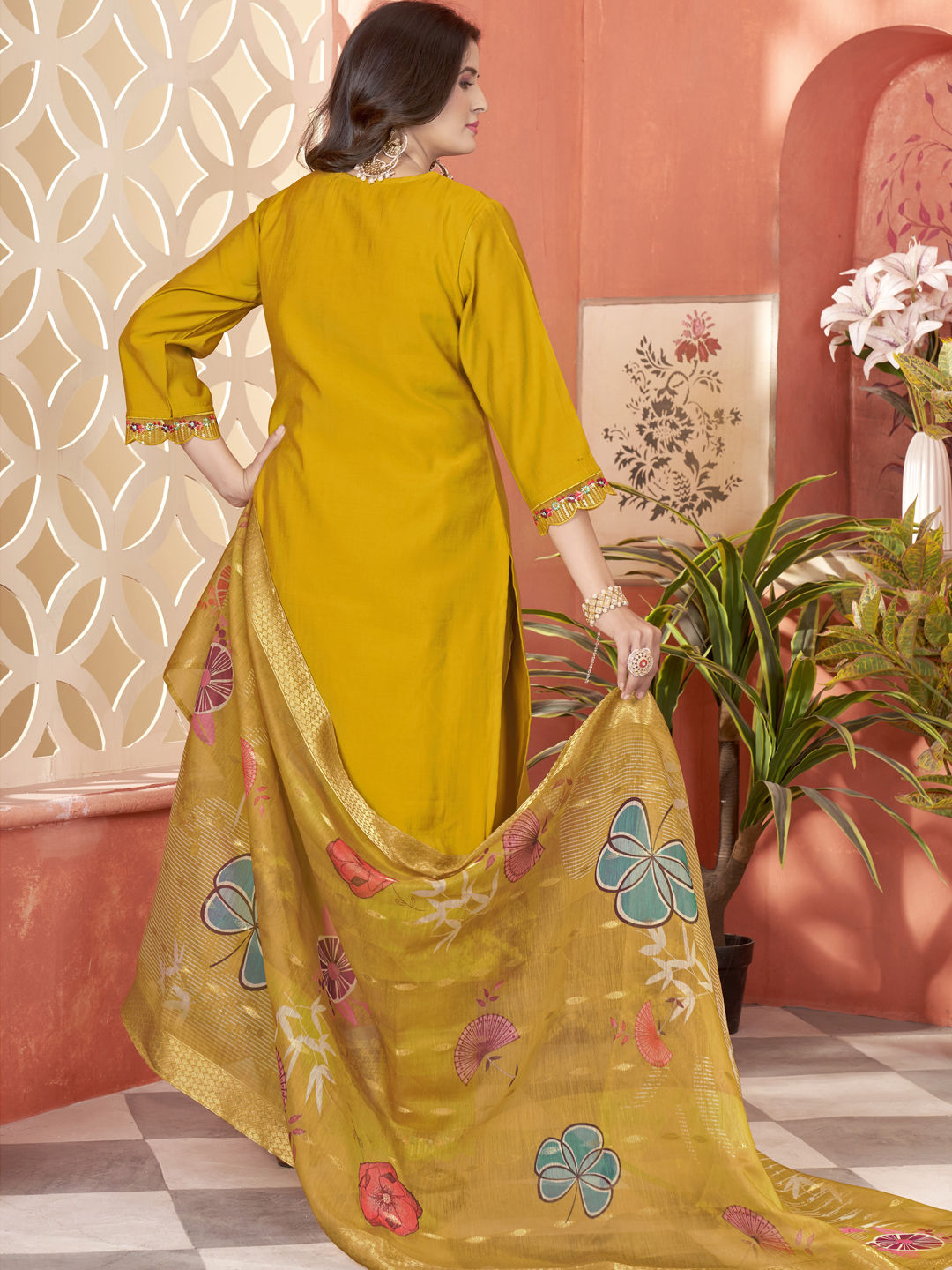 Festive, Party Wear Yellow color Silk fabric Salwar Kameez : 1987447