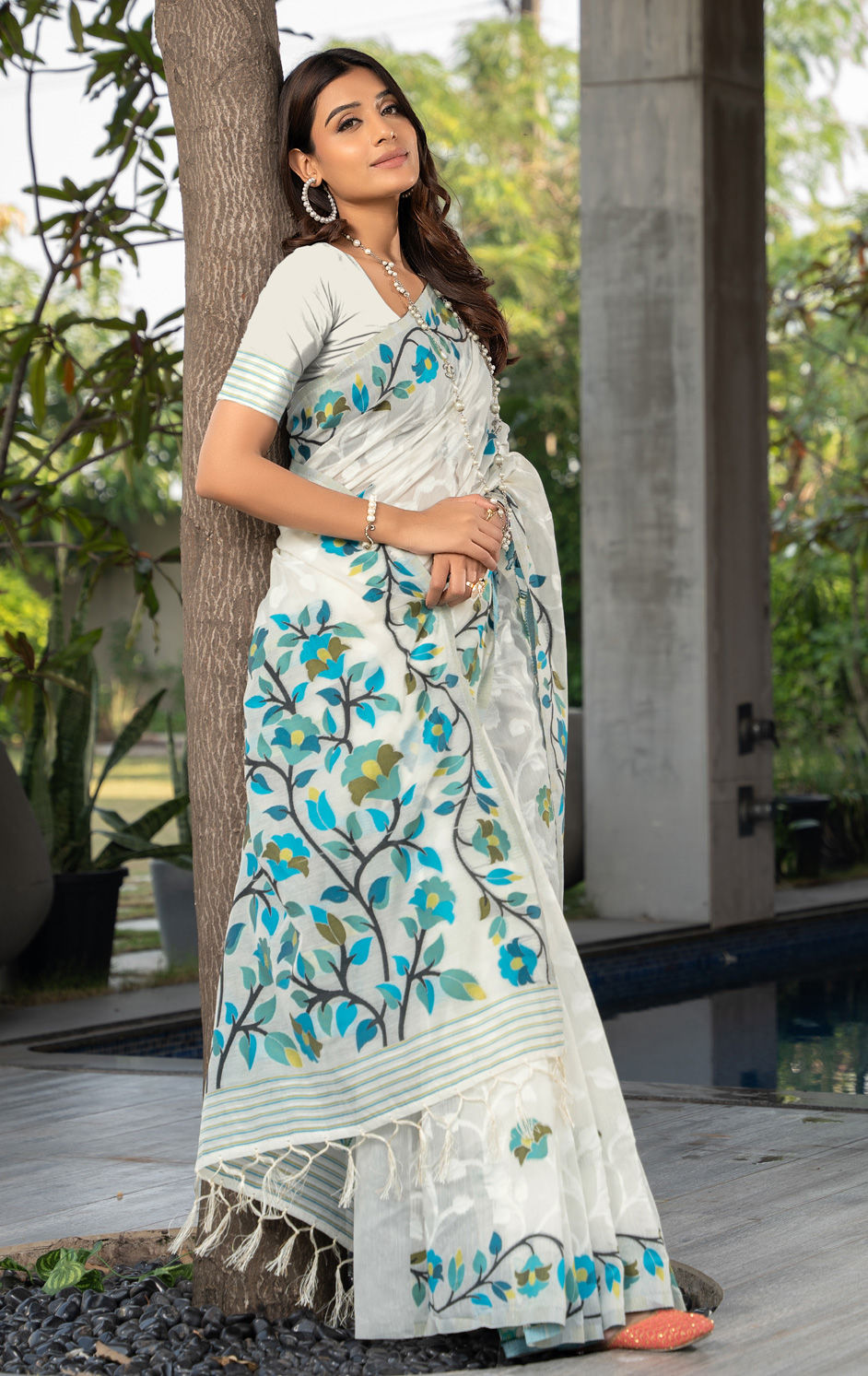 Casual, Traditional White and Off White color Cotton fabric Saree : 1945104