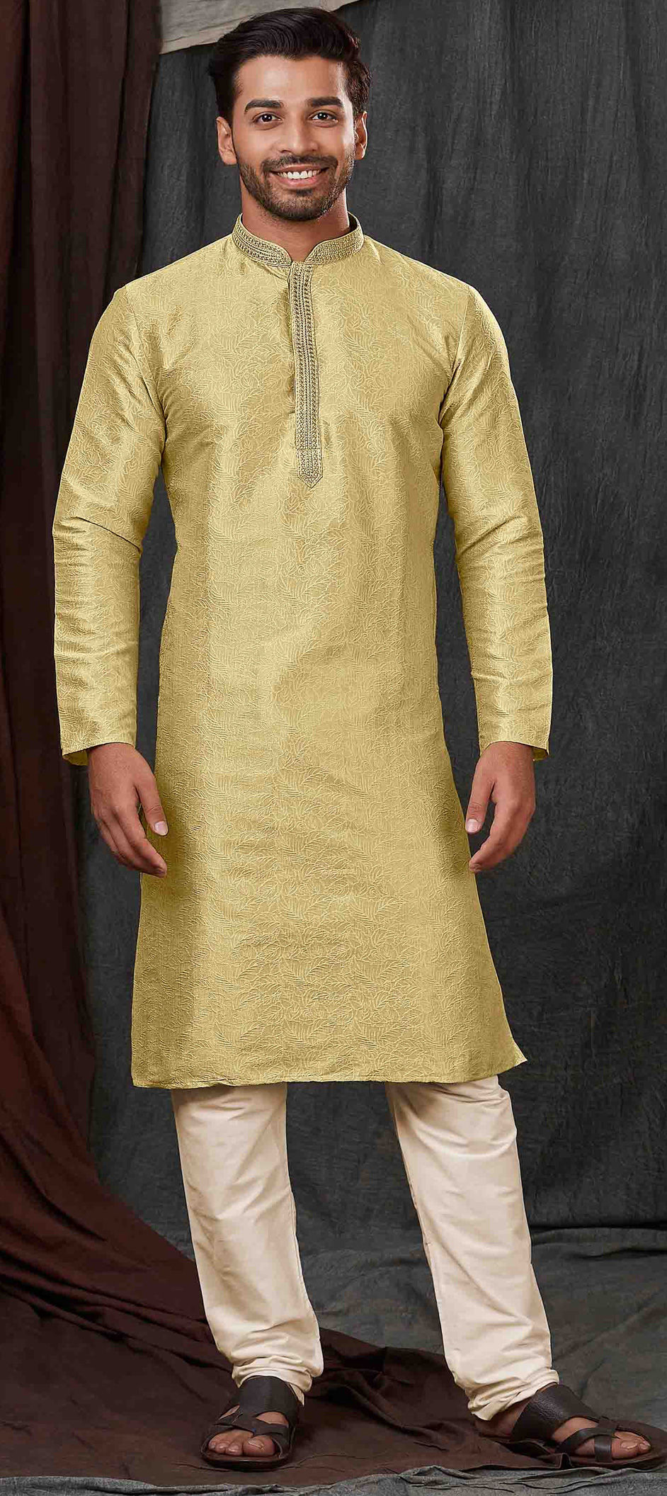 Party Wear Green color Jacquard fabric Kurta Pyjamas : 1950550